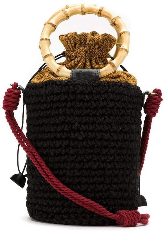 10 Model Tas Rajut Kekinian Bikin Gaya Makin Etnik